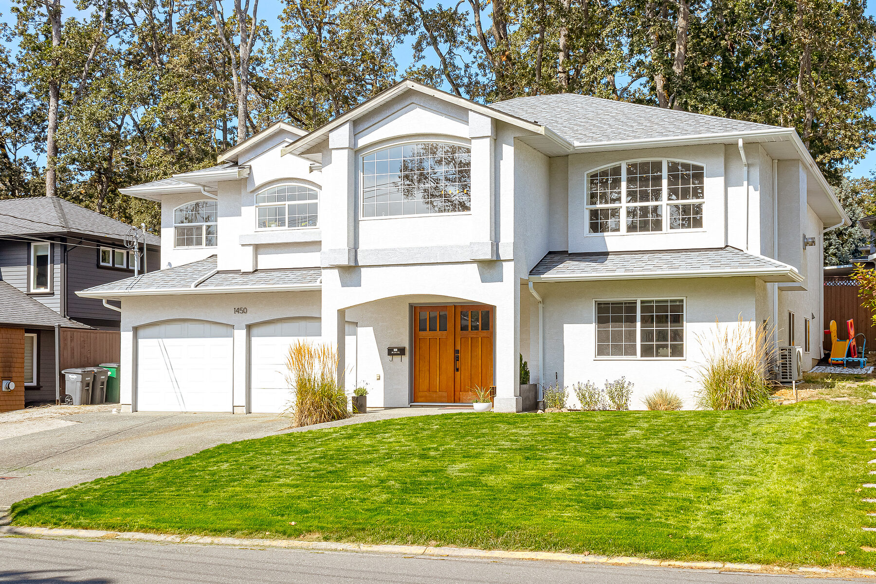 1450 Simon Rd - Multimedia Showcase