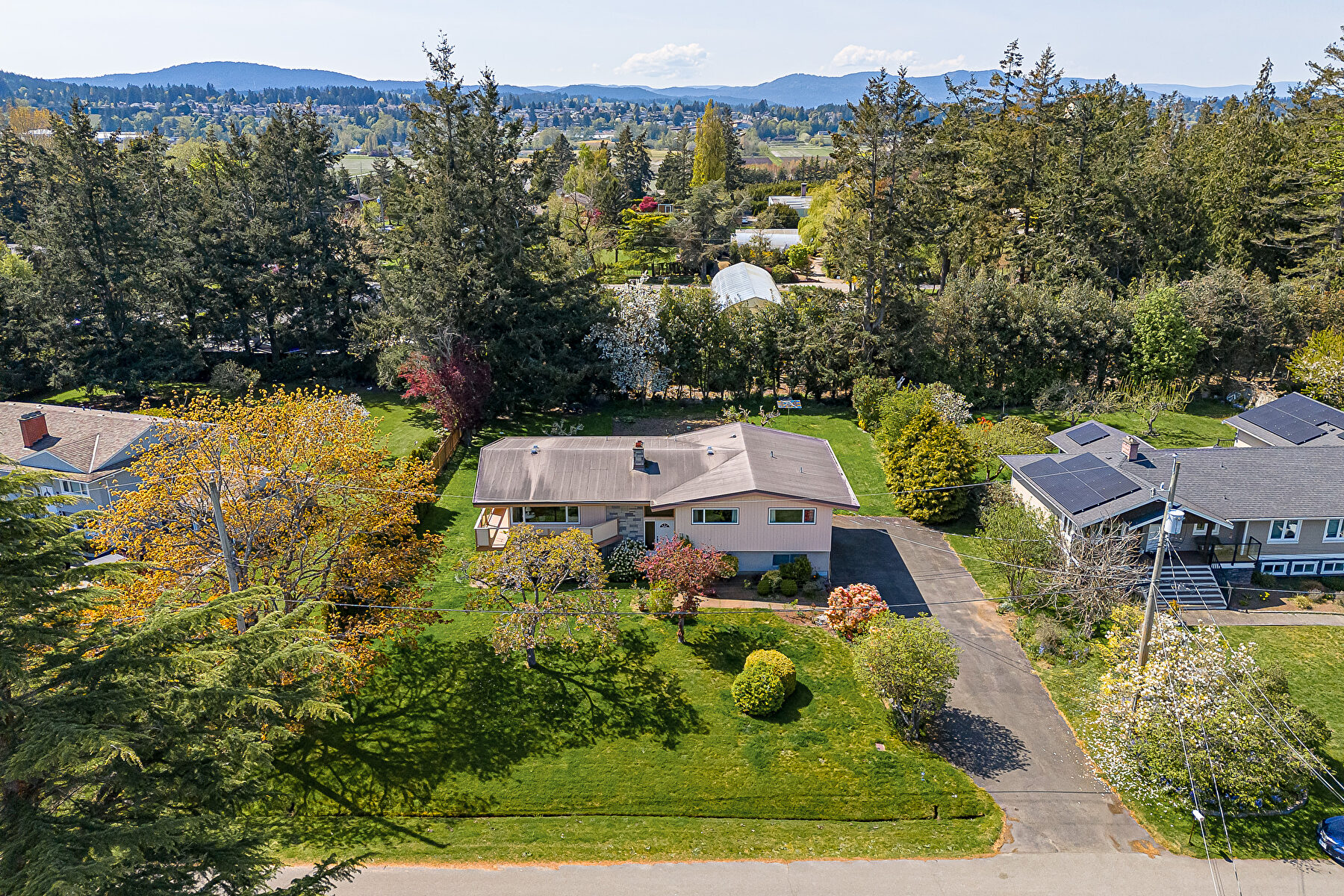 6712 Welch Rd - Multimedia Showcase