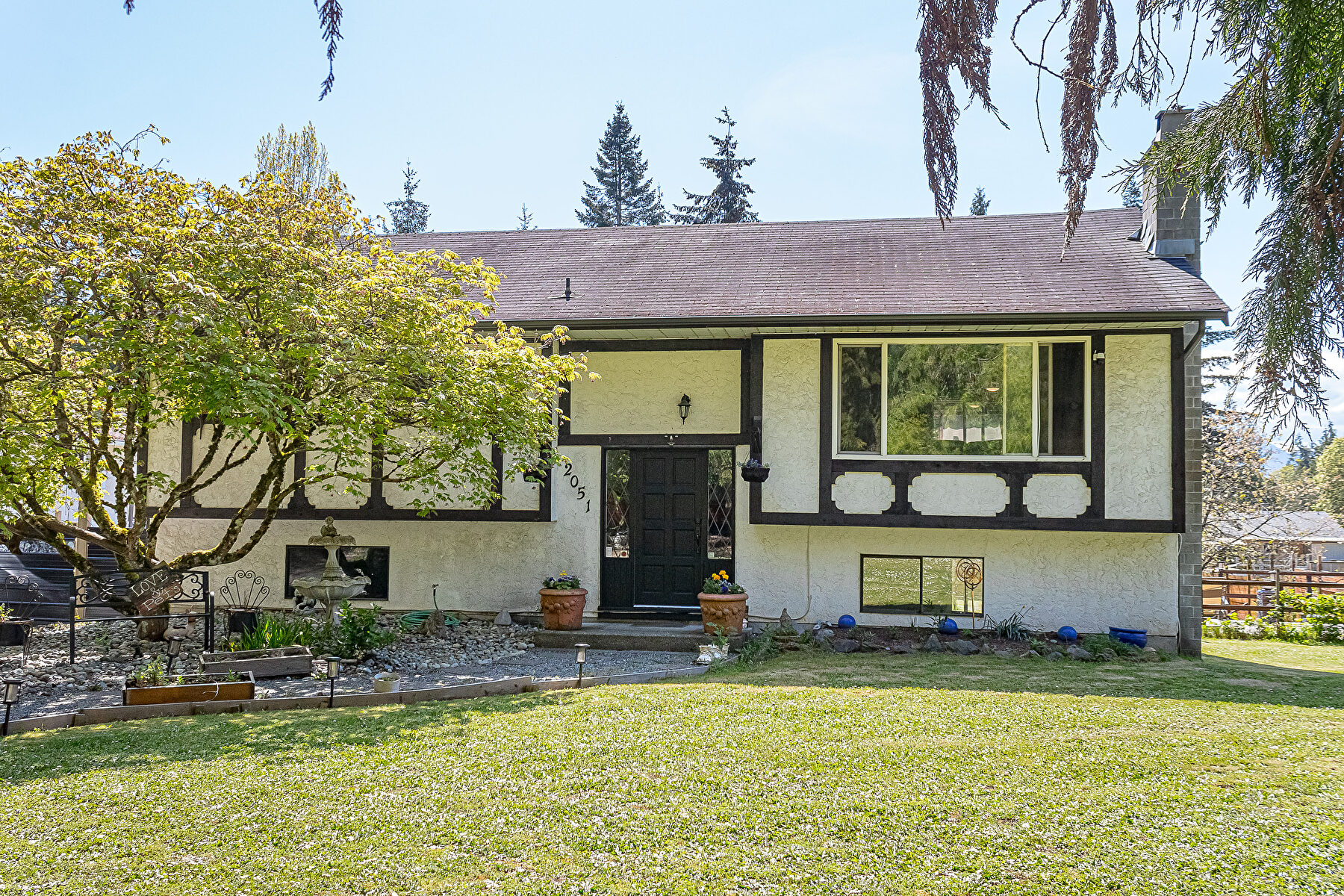 2051 Cedar Rd - Multimedia Showcase