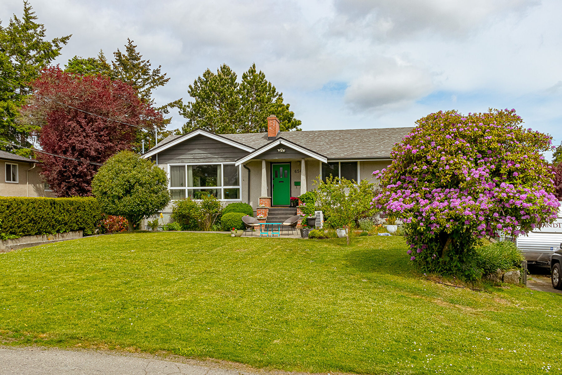 654 Canterbury Rd - Multimedia Showcase