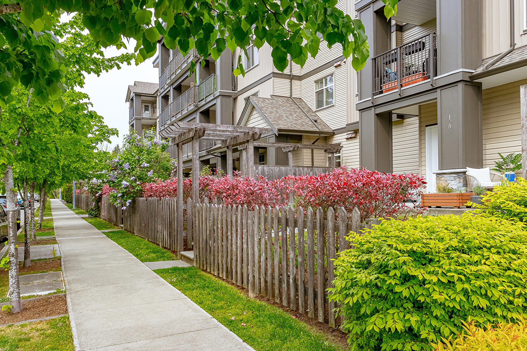 309-1900 Tulsa Rd - Multimedia Showcase